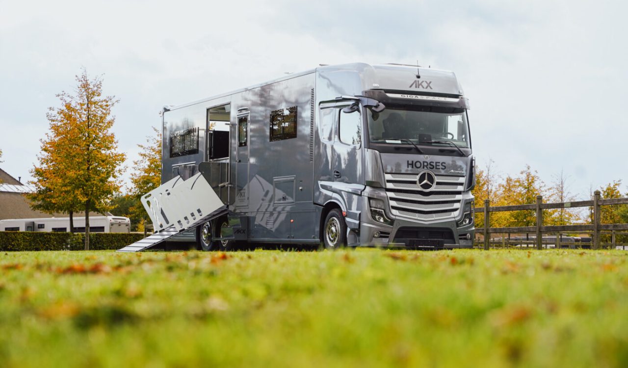 AKX Mercedes Actros L